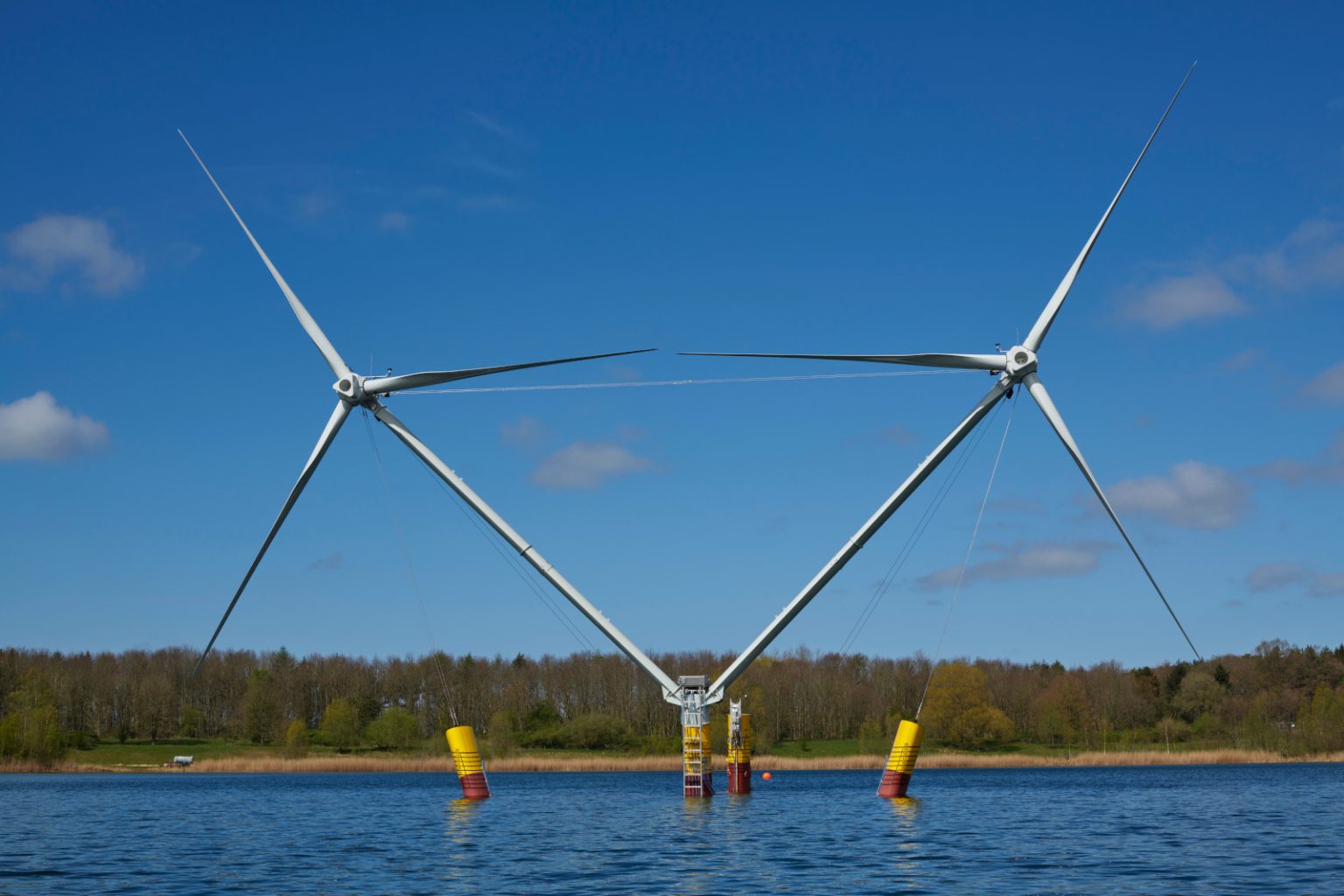 1:10 Scale Floating Wind Turbine - thec offshore GmbH
